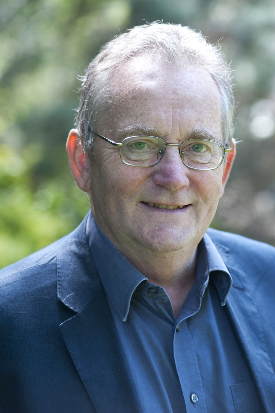 Professor Robert Service | Oxford School of Global and Area Studies